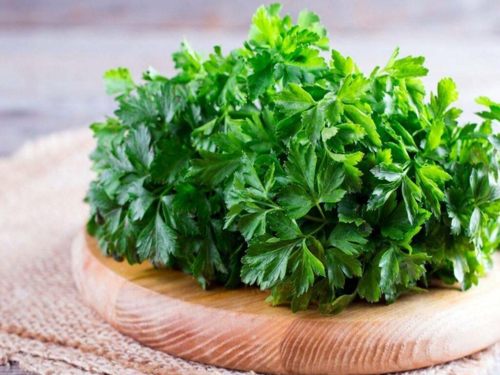 10 beneficios del perejil que debes conocer - ATB Digital