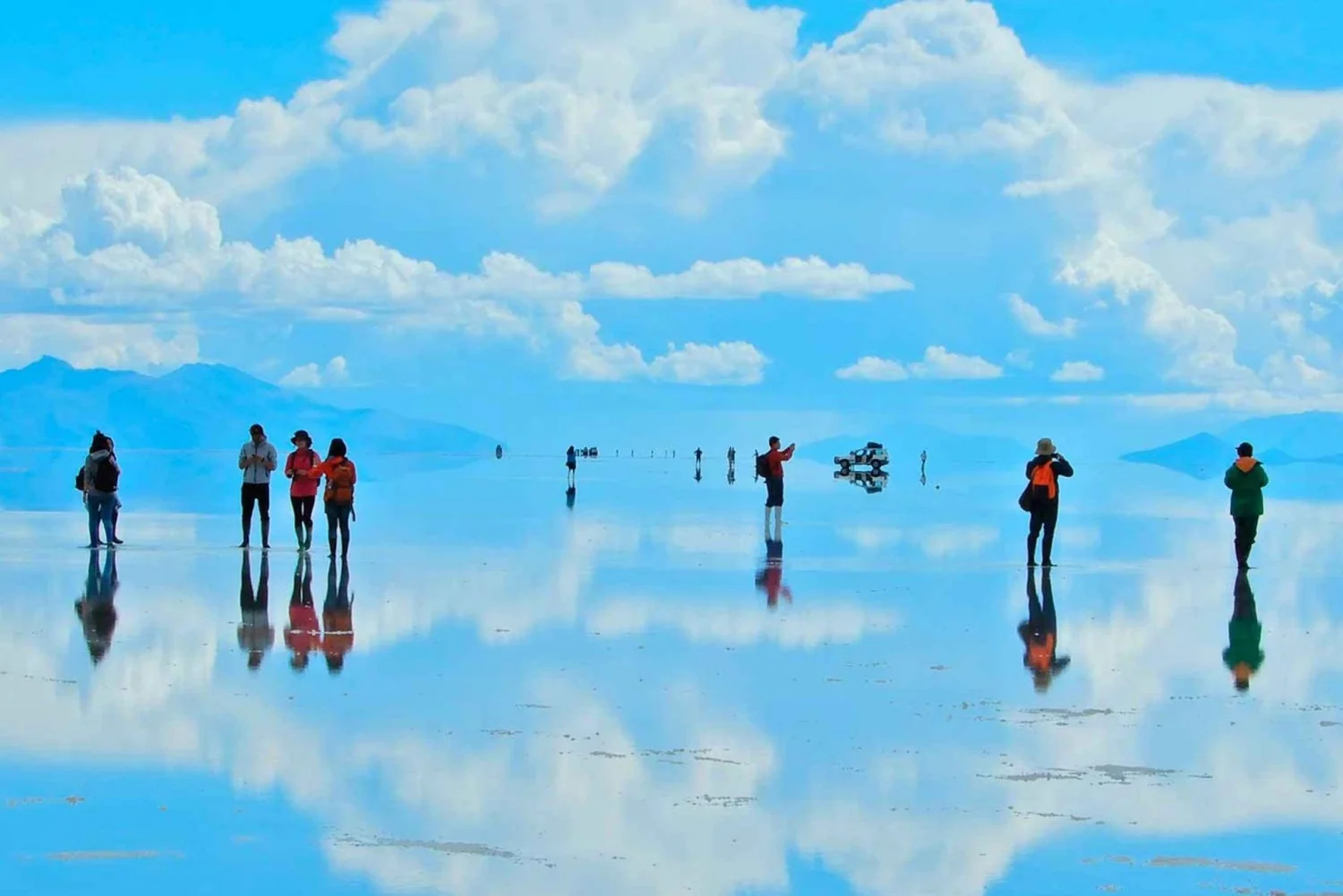 Aumenta el flujo de turistas en el Salar de Uyuni - ATB Digital