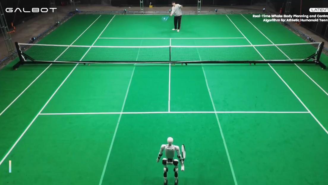 El primer robot humanoide tenista demuestra sus habilidades - ATB Digital